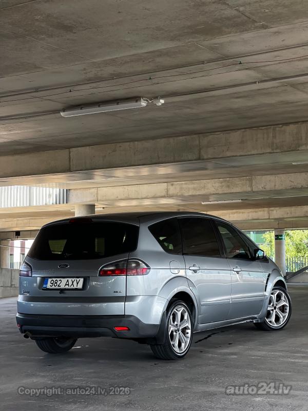 Pelēks Ford S-Max 2006 Tallina, ar dzinēja tilpumu 2.00 L un nobraukumu 365 tūkst. km par 2990 €, foto 2 vietnē AUTOMOTO.COM.LV