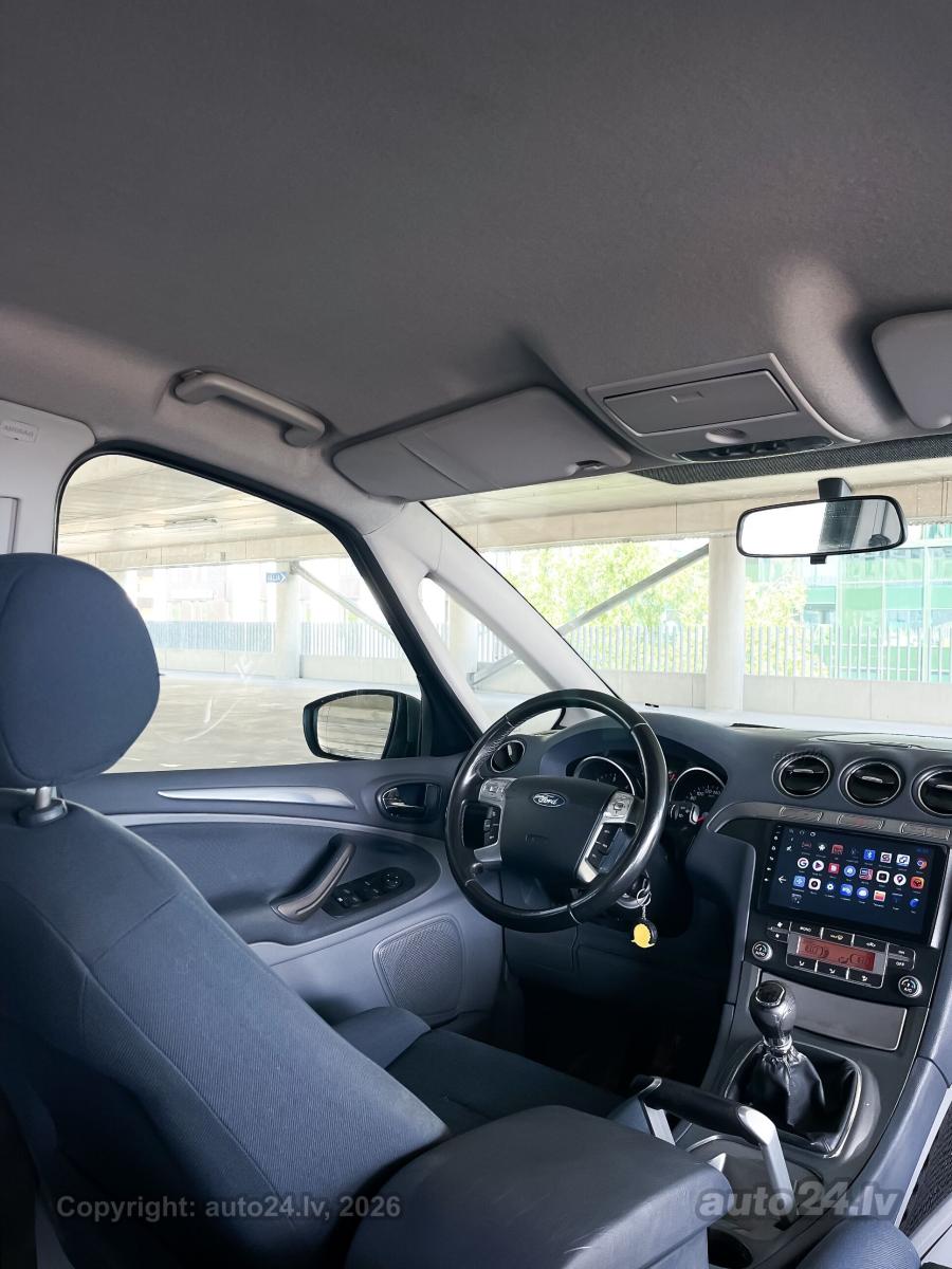 Grey Ford S-Max 2006 in Tallinn, with an engine capacity of 2.00 L and mileage of 365 thousand km for 2990 €, photo 4 on AUTOMOTO.COM.LV