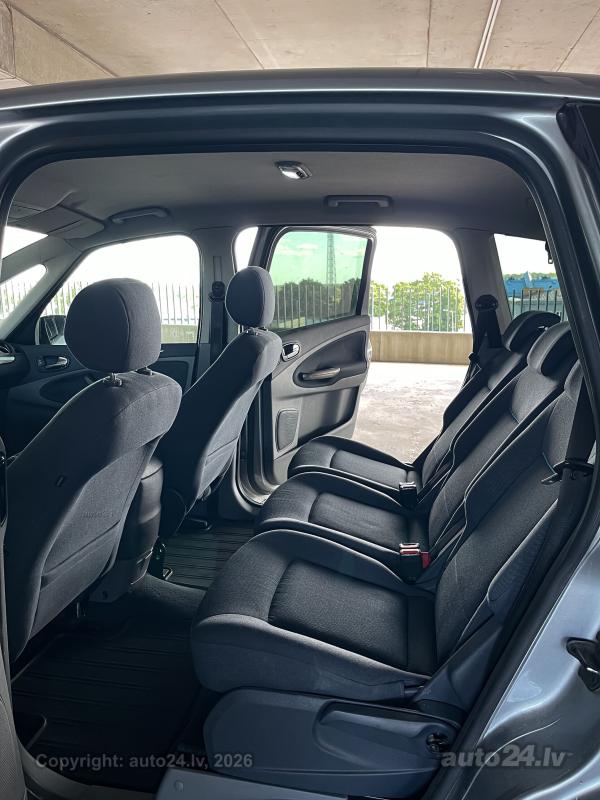 Pelēks Ford S-Max 2006 Tallina, ar dzinēja tilpumu 2.00 L un nobraukumu 365 tūkst. km par 2990 €, foto 4 vietnē AUTOMOTO.COM.LV