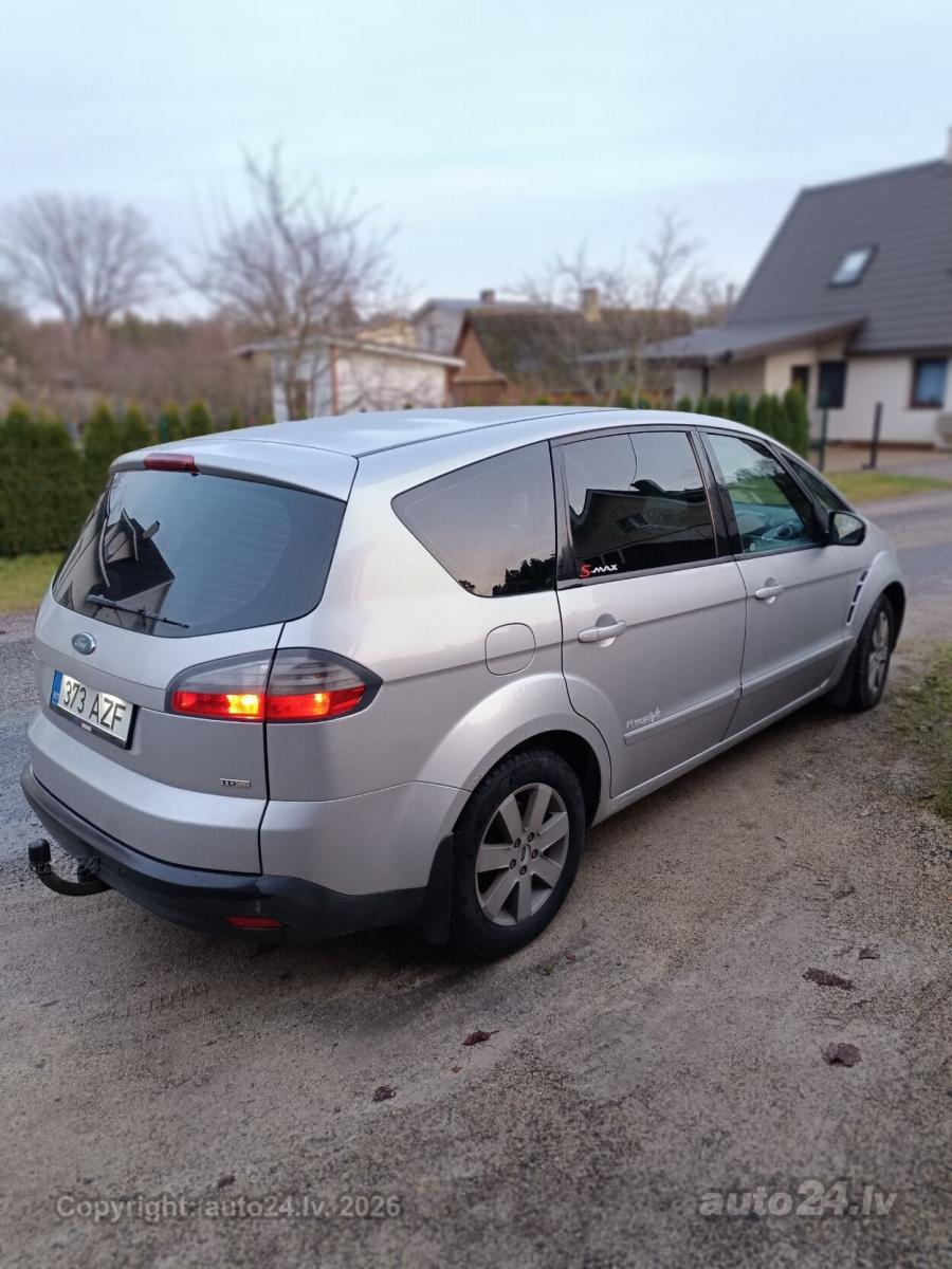 Pelēks Ford S-Max 2006 Tartu, ar dzinēja tilpumu 2.00 L un nobraukumu 383 tūkst. km par 999 €, foto 6 vietnē AUTOMOTO.COM.LV