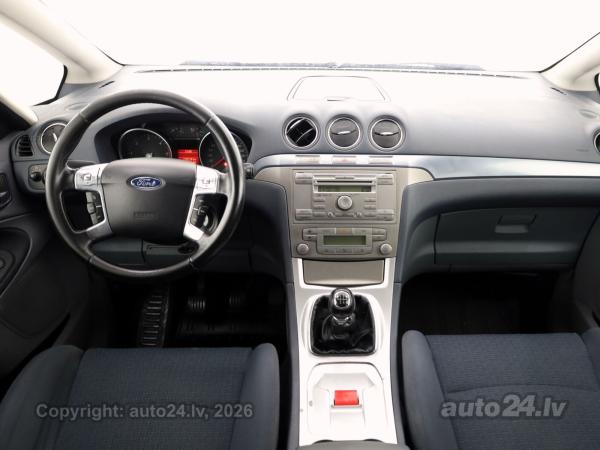 Grey Ford S-Max 2006 in Tallinn, with an engine capacity of 1.80 L and mileage of 278 thousand km for 1599 €, photo 5 on AUTOMOTO.COM.LV