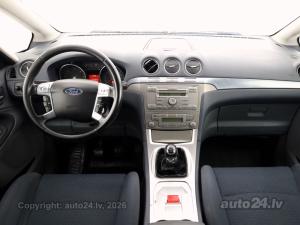 Pelēks Ford S-Max 2006 Tallina, ar dzinēja tilpumu 1.80 L un nobraukumu 278 tūkst. km par 1599 €, foto 6 vietnē AUTOMOTO.COM.LV