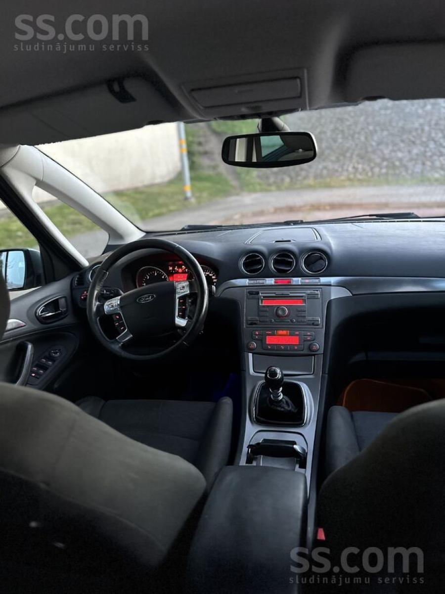 Pelēks Ford S-Max 2006 Liepāja, ar dzinēja tilpumu 2.00 L un nobraukumu 384 tūkst. km par 1700 €, foto 4 vietnē AUTOMOTO.COM.LV