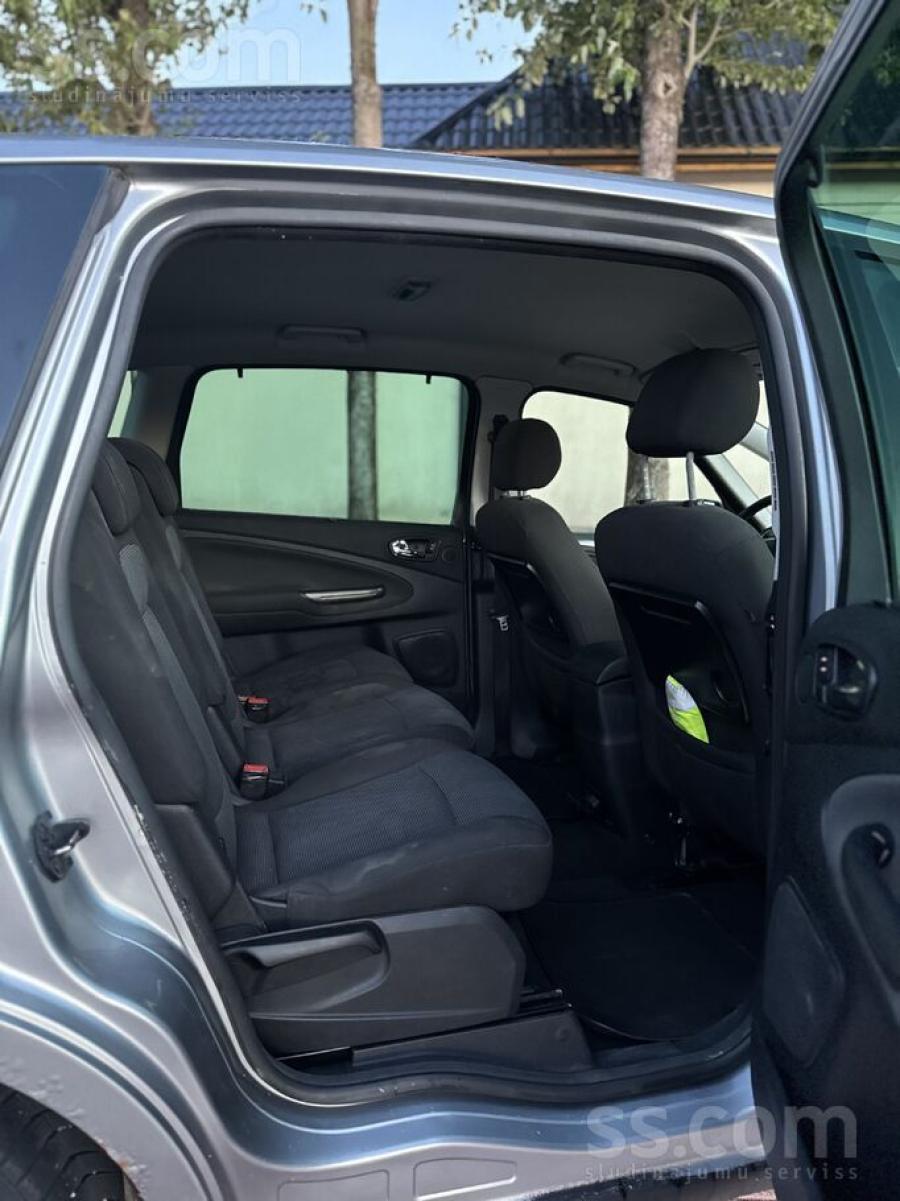 Pelēks Ford S-Max 2006 Liepāja, ar dzinēja tilpumu 2.00 L un nobraukumu 384 tūkst. km par 1700 €, foto 6 vietnē AUTOMOTO.COM.LV