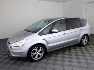 Grey Ford S-Max 2006 in Tallinn, with an engine capacity of 1.80 L and mileage of 278 thousand km for 1599 €, photo 10 on AUTOMOTO.COM.LV