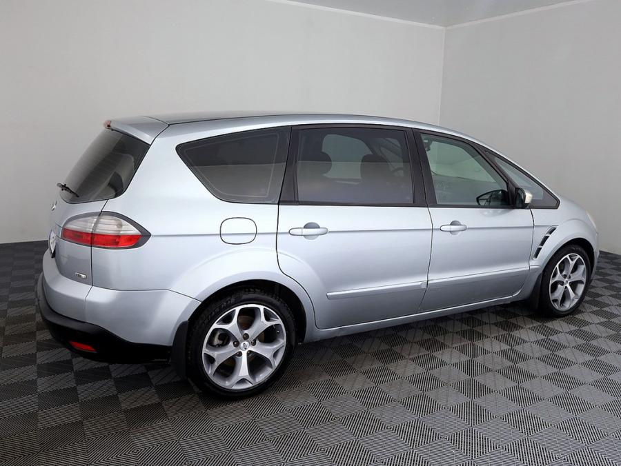 Grey Ford S-Max 2006 in Tallinn, with an engine capacity of 1.80 L and mileage of 278 thousand km for 1599 €, photo 11 on AUTOMOTO.COM.LV