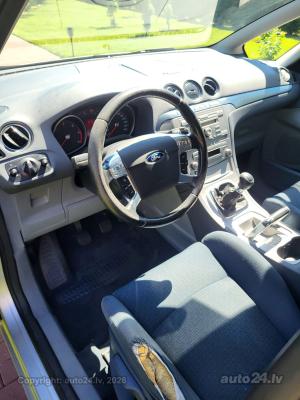 Pelēks Ford S-Max 2007 Tallina, ar dzinēja tilpumu 2.00 L un nobraukumu 384 tūkst. km par 1990 €, foto  vietnē AUTOMOTO.COM.LV