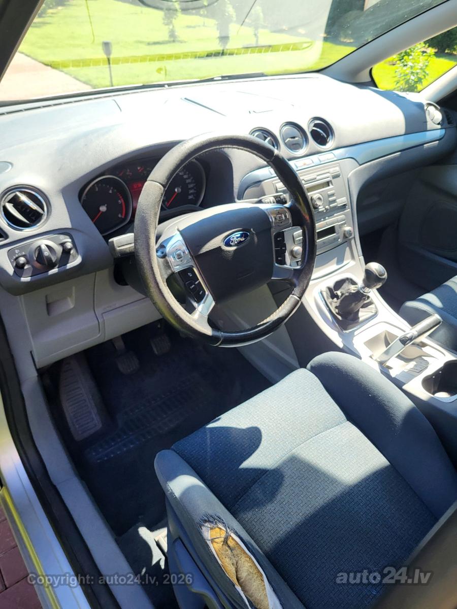 Pelēks Ford S-Max 2007 Tallina, ar dzinēja tilpumu 2.00 L un nobraukumu 384 tūkst. km par 1990 €, foto 1 vietnē AUTOMOTO.COM.LV