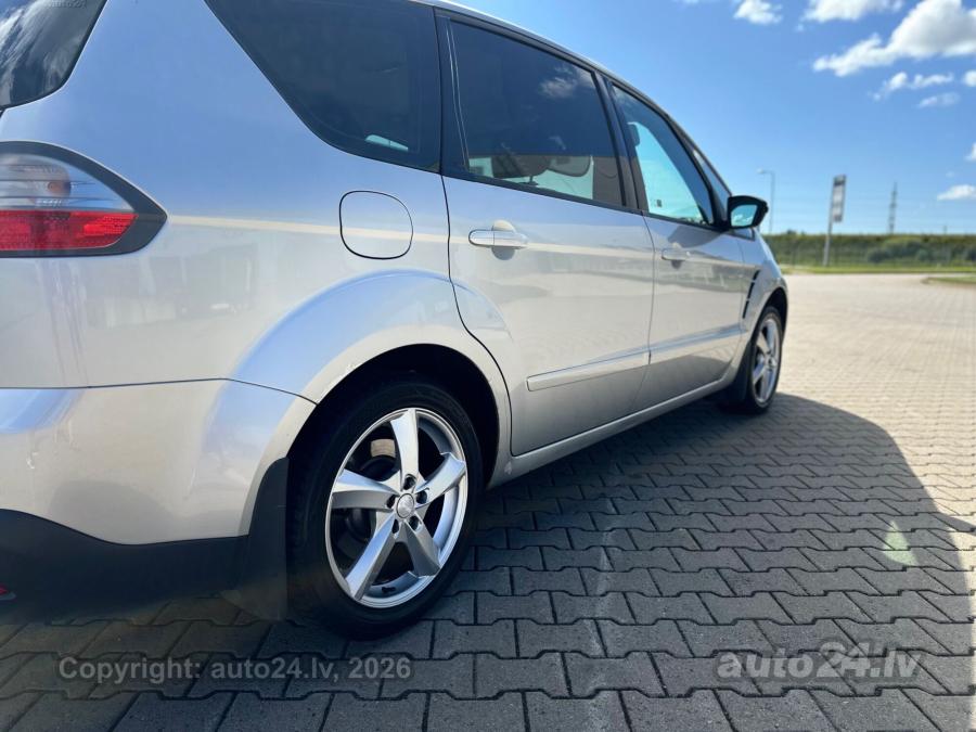 Grey Ford S-Max 2007 in Tallinn, with an engine capacity of 2.00 L and mileage of 176 thousand km for 3999 €, photo 13 on AUTOMOTO.COM.LV