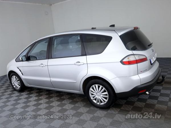 Pelēks Ford S-Max 2008 Tallina, ar dzinēja tilpumu 2.00 L un nobraukumu 239 tūkst. km par 1699 €, foto 4 vietnē AUTOMOTO.COM.LV