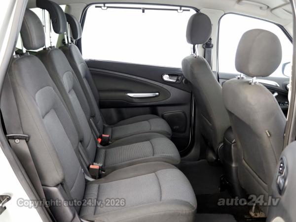 Pelēks Ford S-Max 2008 Tallina, ar dzinēja tilpumu 2.00 L un nobraukumu 239 tūkst. km par 1699 €, foto 7 vietnē AUTOMOTO.COM.LV