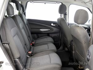 Pelēks Ford S-Max 2008 Tallina, ar dzinēja tilpumu 2.00 L un nobraukumu 239 tūkst. km par 1699 €, foto 8 vietnē AUTOMOTO.COM.LV