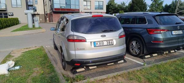 Grey Ford S-Max 2008 in Vilnius, with an engine capacity of 2.00 L and mileage of 410 thousand km for 2250 €, photo 3 on AUTOMOTO.COM.LV