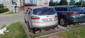 Pelēks Ford S-Max 2008 Viļņa, ar dzinēja tilpumu 2.00 L un nobraukumu 410 tūkst. km par 2250 €, foto 4 vietnē AUTOMOTO.COM.LV