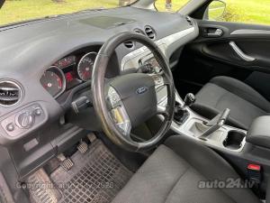 Grey Ford S-Max 2008 in Tallinn, with an engine capacity of 2.00 L and mileage of 388 thousand km for 2299 €, photo 9 on AUTOMOTO.COM.LV