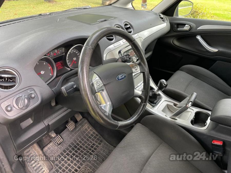 Grey Ford S-Max 2008 in Tallinn, with an engine capacity of 2.00 L and mileage of 388 thousand km for 2299 €, photo 9 on AUTOMOTO.COM.LV