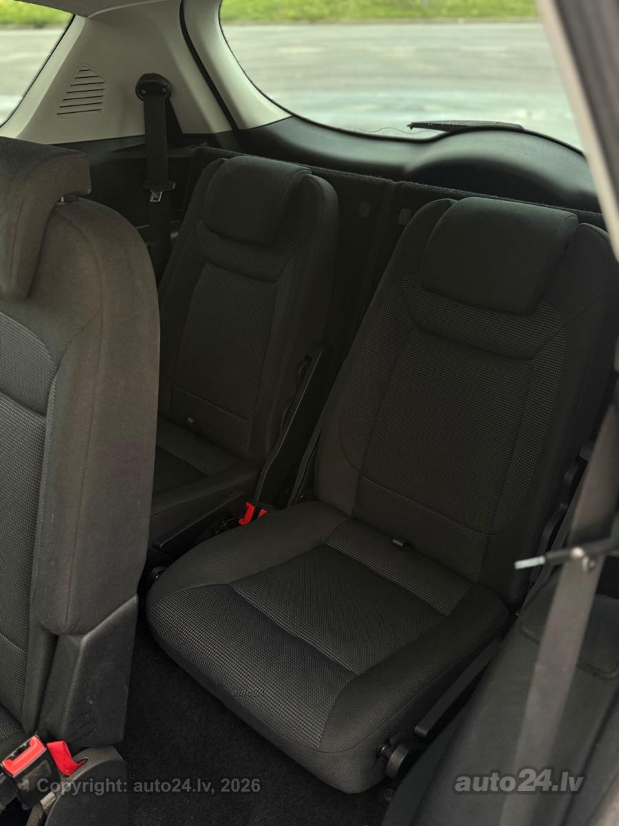Pelēks Ford S-Max 2009 Tartu, ar dzinēja tilpumu 1.80 L un nobraukumu 370 tūkst. km par 3300 €, foto 10 vietnē AUTOMOTO.COM.LV
