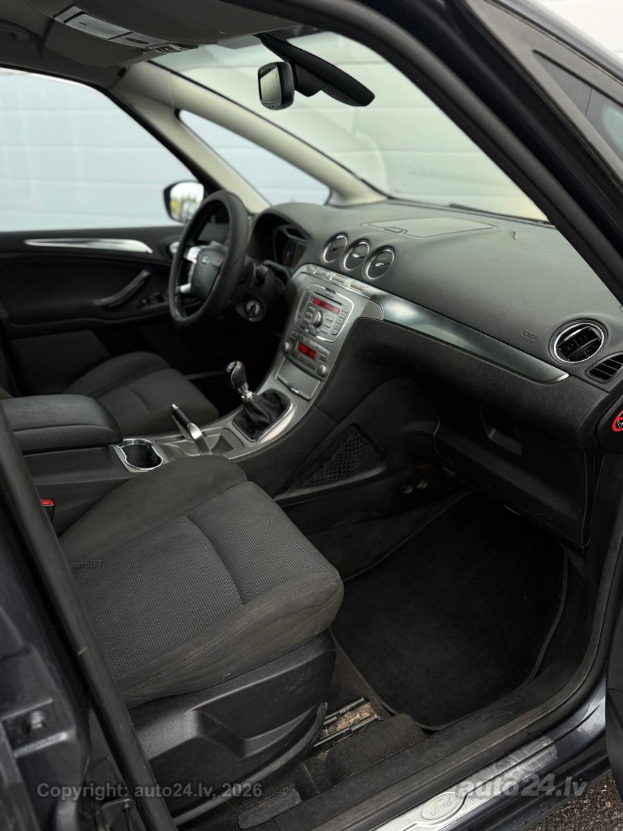 Pelēks Ford S-Max 2009 Tartu, ar dzinēja tilpumu 1.80 L un nobraukumu 370 tūkst. km par 3300 €, foto 12 vietnē AUTOMOTO.COM.LV