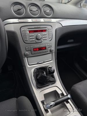 Pelēks Ford S-Max 2009 Tartu, ar dzinēja tilpumu 1.80 L un nobraukumu 370 tūkst. km par 3300 €, foto 13 vietnē AUTOMOTO.COM.LV
