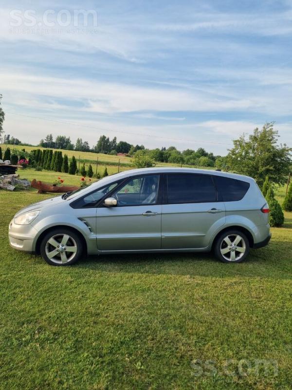 Grey Ford S-Max 2009 in Liepaja, with an engine capacity of 1.80 L and mileage of 330 thousand km for 2850 €, photo 5 on AUTOMOTO.COM.LV
