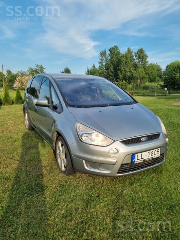 Grey Ford S-Max 2009 in Liepaja, with an engine capacity of 1.80 L and mileage of 330 thousand km for 2850 €, photo 6 on AUTOMOTO.COM.LV