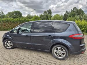 Grey Ford S-Max 2009 in Bauska, with an engine capacity of 2.00 L and mileage of 380 thousand km for 3300 €, photo 6 on AUTOMOTO.COM.LV