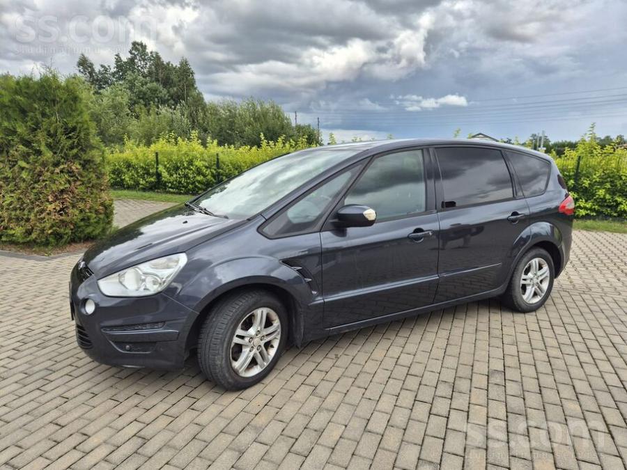 Grey Ford S-Max 2009 in Bauska, with an engine capacity of 2.00 L and mileage of 380 thousand km for 3300 €, photo 7 on AUTOMOTO.COM.LV