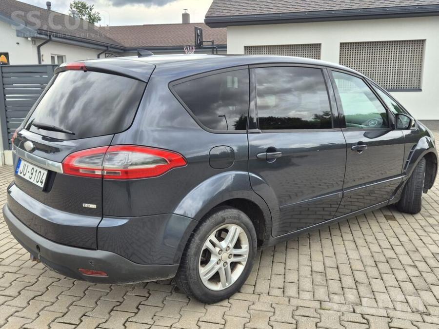 Grey Ford S-Max 2009 in Bauska, with an engine capacity of 2.00 L and mileage of 380 thousand km for 3300 €, photo 10 on AUTOMOTO.COM.LV