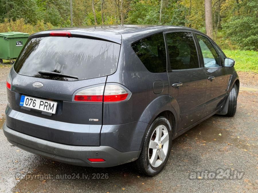 Pelēks Ford S-Max 2010 Tallina, ar dzinēja tilpumu 2.00 L un nobraukumu 381 tūkst. km par 3600 €, foto 5 vietnē AUTOMOTO.COM.LV