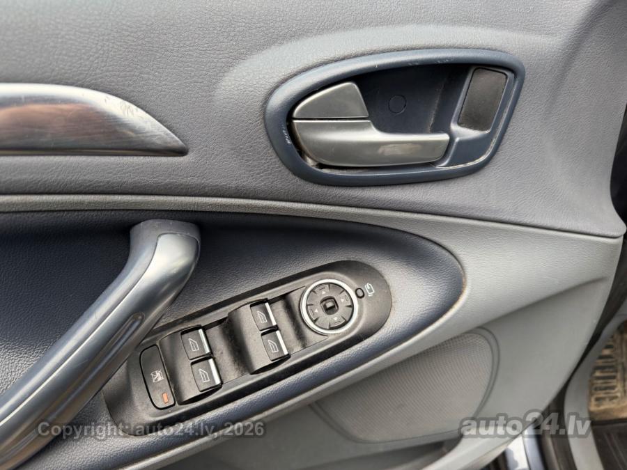 Pelēks Ford S-Max 2010 Tallina, ar dzinēja tilpumu 2.00 L un nobraukumu 381 tūkst. km par 3600 €, foto 15 vietnē AUTOMOTO.COM.LV