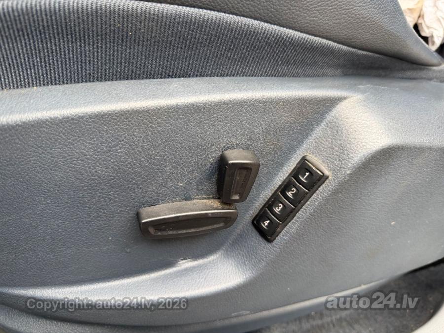 Pelēks Ford S-Max 2010 Tallina, ar dzinēja tilpumu 2.00 L un nobraukumu 381 tūkst. km par 3600 €, foto 16 vietnē AUTOMOTO.COM.LV