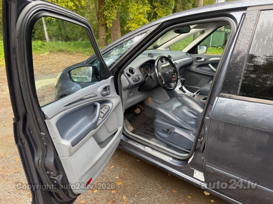 Pelēks Ford S-Max 2010 Tallina, ar dzinēja tilpumu 2.00 L un nobraukumu 381 tūkst. km par 3600 €, foto 21 vietnē AUTOMOTO.COM.LV