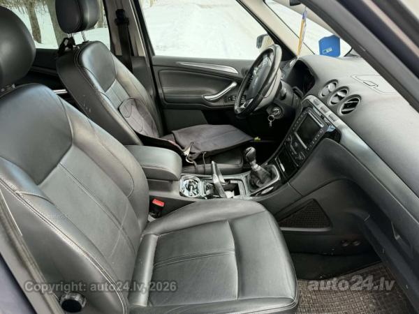 Pelēks Ford S-Max 2011 Tallina, ar dzinēja tilpumu 1.60 L un nobraukumu 300 tūkst. km par 5100 €, foto 11 vietnē AUTOMOTO.COM.LV