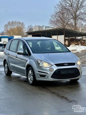 Pelēks Ford S-Max 2011 Kretinga, ar dzinēja tilpumu 2.00 L un nobraukumu 377 tūkst. km par 4350 €, foto 3 vietnē AUTOMOTO.COM.LV