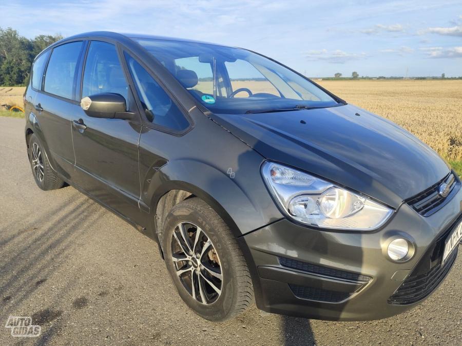 Grey Ford S-Max 2011 in Marijampole, with an engine capacity of 2.00 L and mileage of 278 thousand km for 4200 €, photo 1 on AUTOMOTO.COM.LV