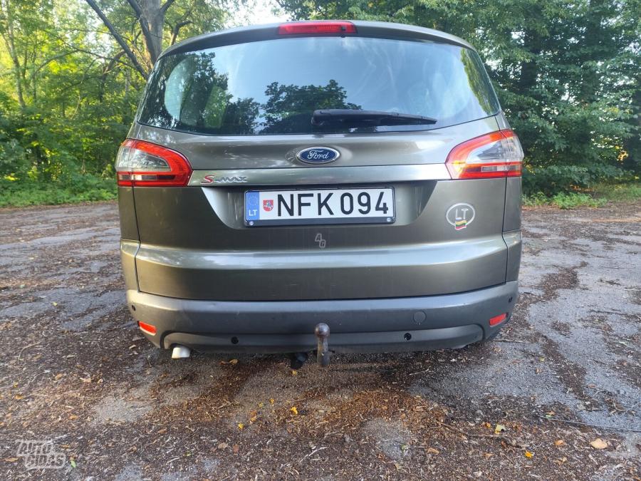 Grey Ford S-Max 2011 in Marijampole, with an engine capacity of 2.00 L and mileage of 278 thousand km for 4200 €, photo 5 on AUTOMOTO.COM.LV