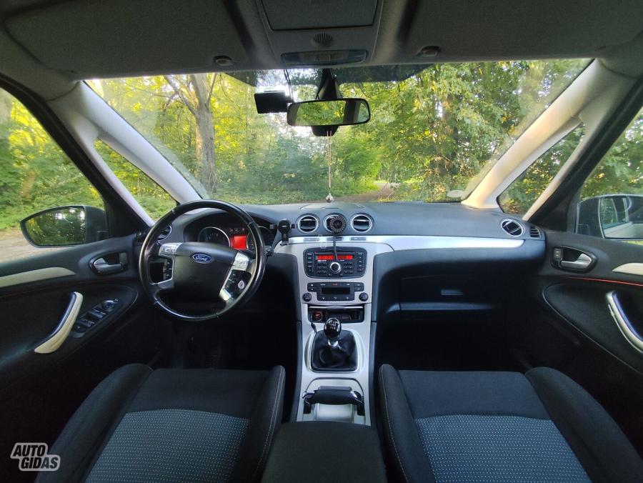 Grey Ford S-Max 2011 in Marijampole, with an engine capacity of 2.00 L and mileage of 278 thousand km for 4200 €, photo 20 on AUTOMOTO.COM.LV