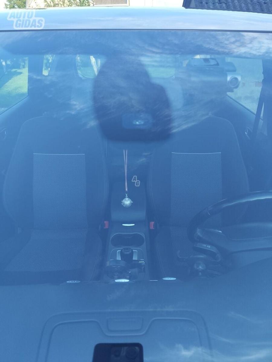Grey Ford S-Max 2011 in Marijampole, with an engine capacity of 2.00 L and mileage of 278 thousand km for 4200 €, photo 23 on AUTOMOTO.COM.LV