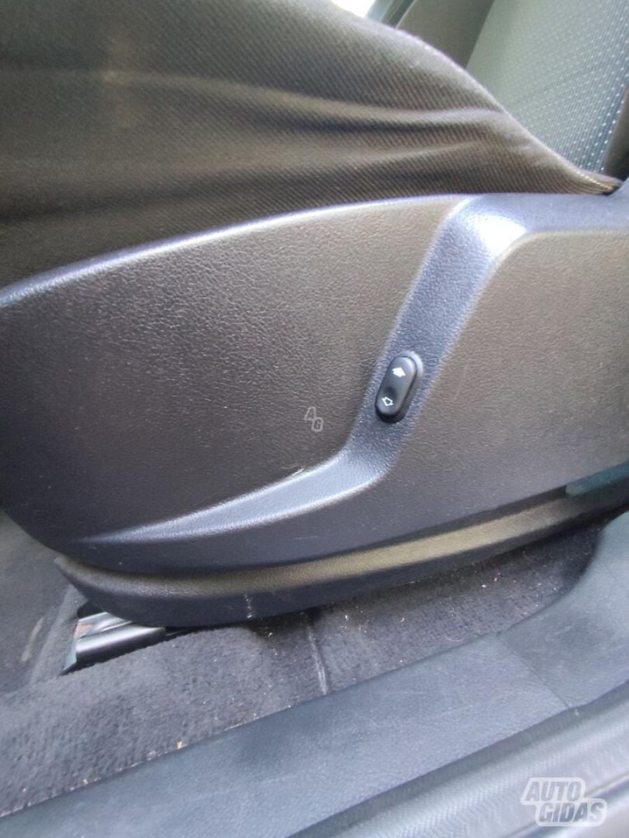 Grey Ford S-Max 2011 in Marijampole, with an engine capacity of 2.00 L and mileage of 278 thousand km for 4200 €, photo 24 on AUTOMOTO.COM.LV