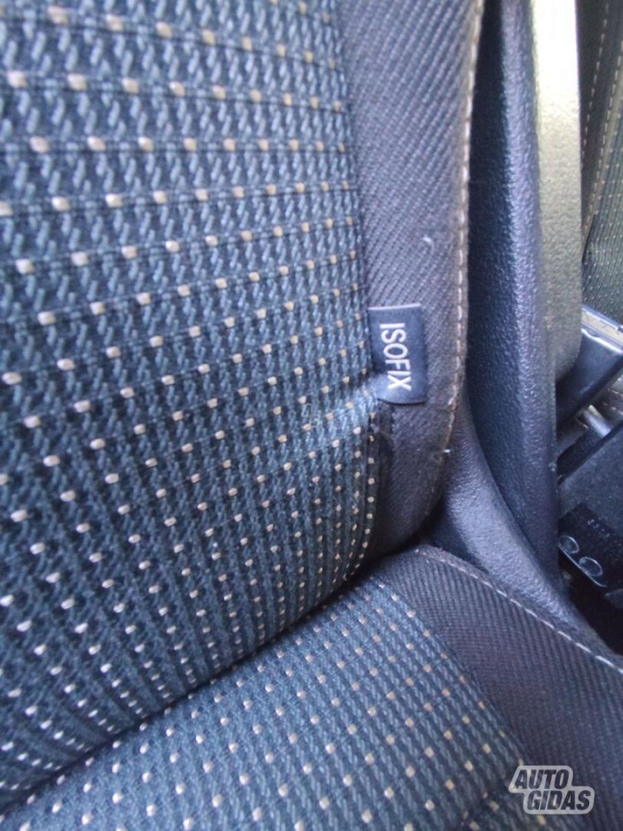 Grey Ford S-Max 2011 in Marijampole, with an engine capacity of 2.00 L and mileage of 278 thousand km for 4200 €, photo 32 on AUTOMOTO.COM.LV