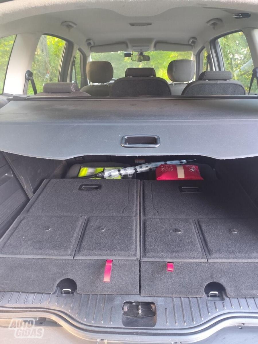Grey Ford S-Max 2011 in Marijampole, with an engine capacity of 2.00 L and mileage of 278 thousand km for 4200 €, photo 35 on AUTOMOTO.COM.LV