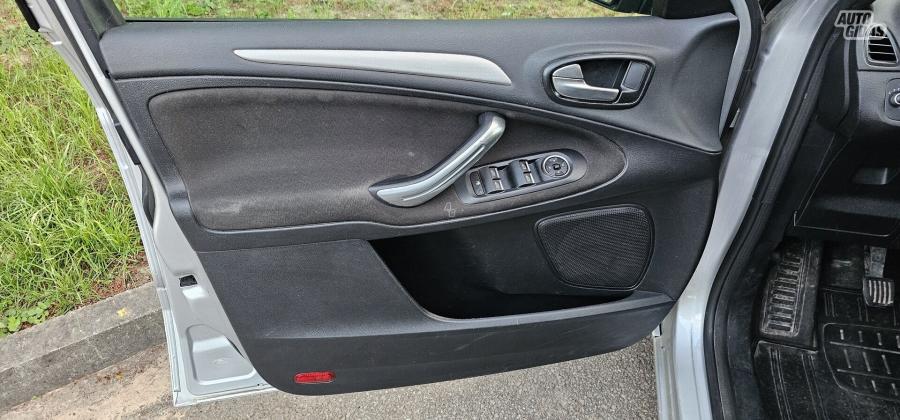 Pelēks Ford S-Max 2011 Šauļi, ar dzinēja tilpumu 2.00 L un nobraukumu 300 tūkst. km par 3800 €, foto 14 vietnē AUTOMOTO.COM.LV