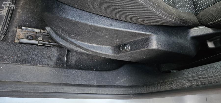 Pelēks Ford S-Max 2011 Šauļi, ar dzinēja tilpumu 2.00 L un nobraukumu 300 tūkst. km par 3800 €, foto 15 vietnē AUTOMOTO.COM.LV