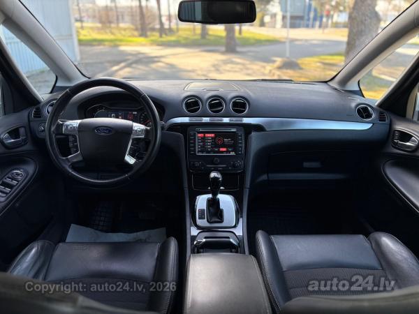 Pelēks Ford S-Max 2012 Tallina, ar dzinēja tilpumu 2.00 L un nobraukumu 162 tūkst. km par 5890 €, foto 9 vietnē AUTOMOTO.COM.LV