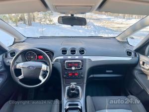 Pelēks Ford S-Max 2013 Tallina, ar dzinēja tilpumu 2.00 L un nobraukumu 250 tūkst. km par 4550 €, foto 5 vietnē AUTOMOTO.COM.LV