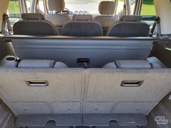 Grey Ford S-Max 2013 in Vilnius, with an engine capacity of 2.00 L and mileage of 330 thousand km for 4200 €, photo 7 on AUTOMOTO.COM.LV