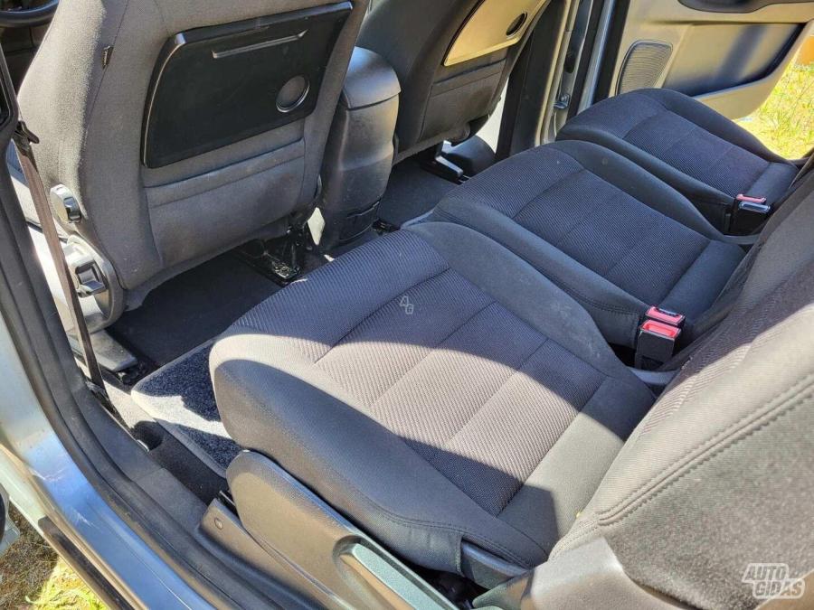 Grey Ford S-Max 2013 in Vilnius, with an engine capacity of 2.00 L and mileage of 330 thousand km for 4200 €, photo 9 on AUTOMOTO.COM.LV