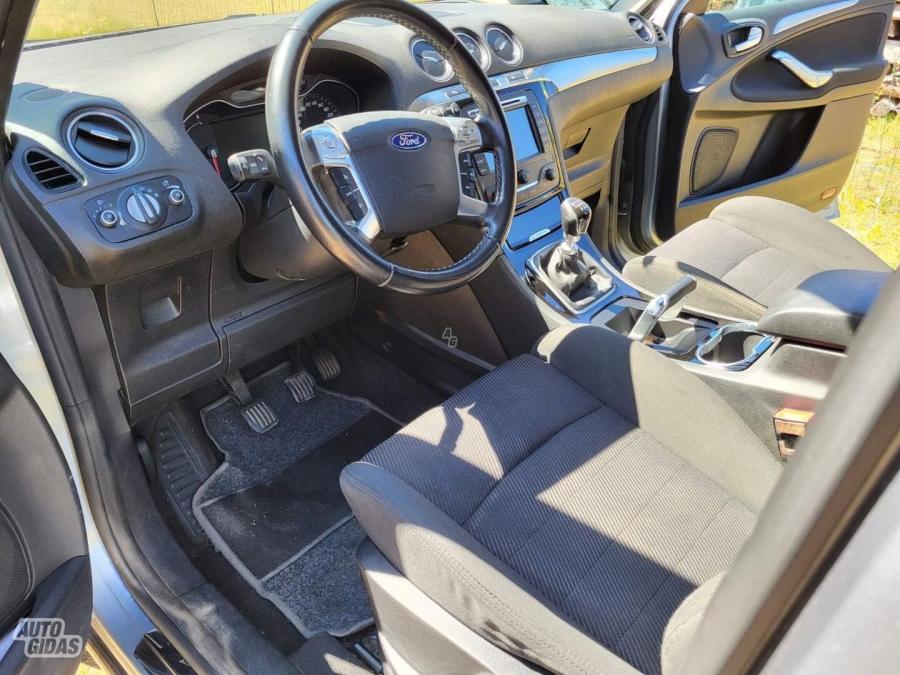 Grey Ford S-Max 2013 in Vilnius, with an engine capacity of 2.00 L and mileage of 330 thousand km for 4200 €, photo 13 on AUTOMOTO.COM.LV