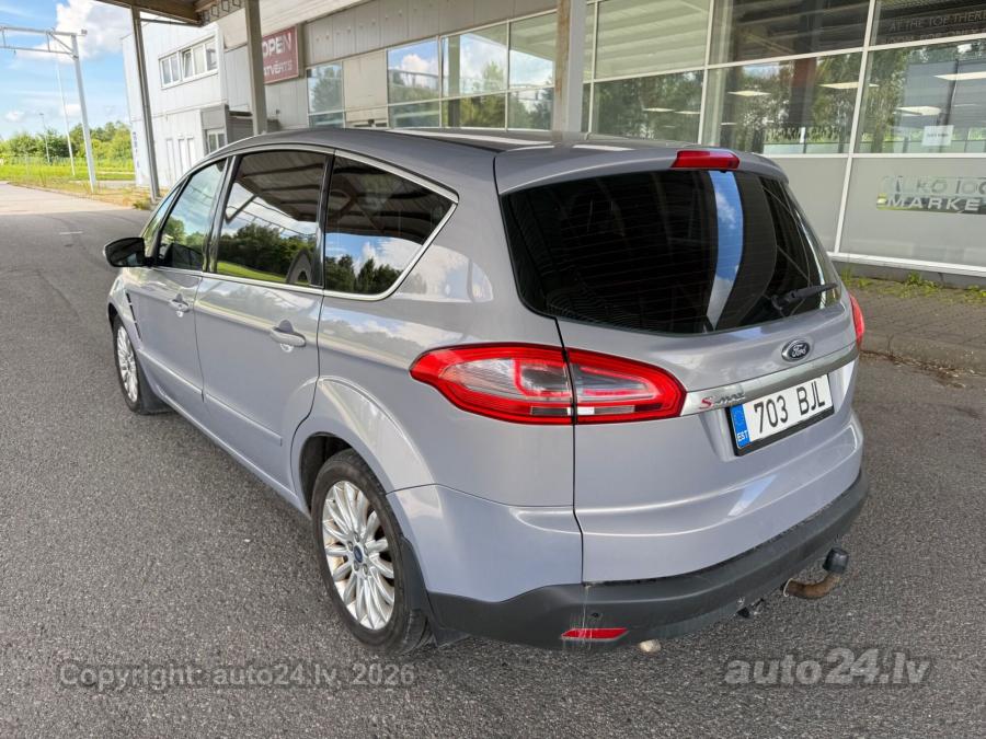Pelēks Ford S-Max 2013 Valga, ar dzinēja tilpumu 2.00 L un nobraukumu 307 tūkst. km par 3250 €, foto 5 vietnē AUTOMOTO.COM.LV