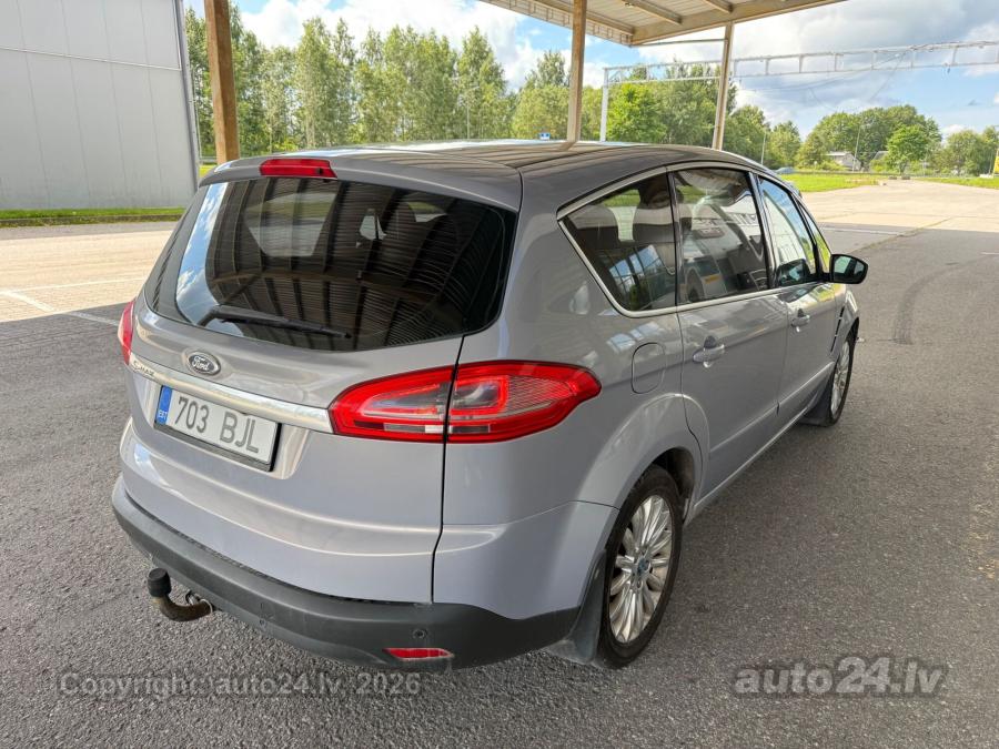 Pelēks Ford S-Max 2013 Valga, ar dzinēja tilpumu 2.00 L un nobraukumu 307 tūkst. km par 3250 €, foto 7 vietnē AUTOMOTO.COM.LV